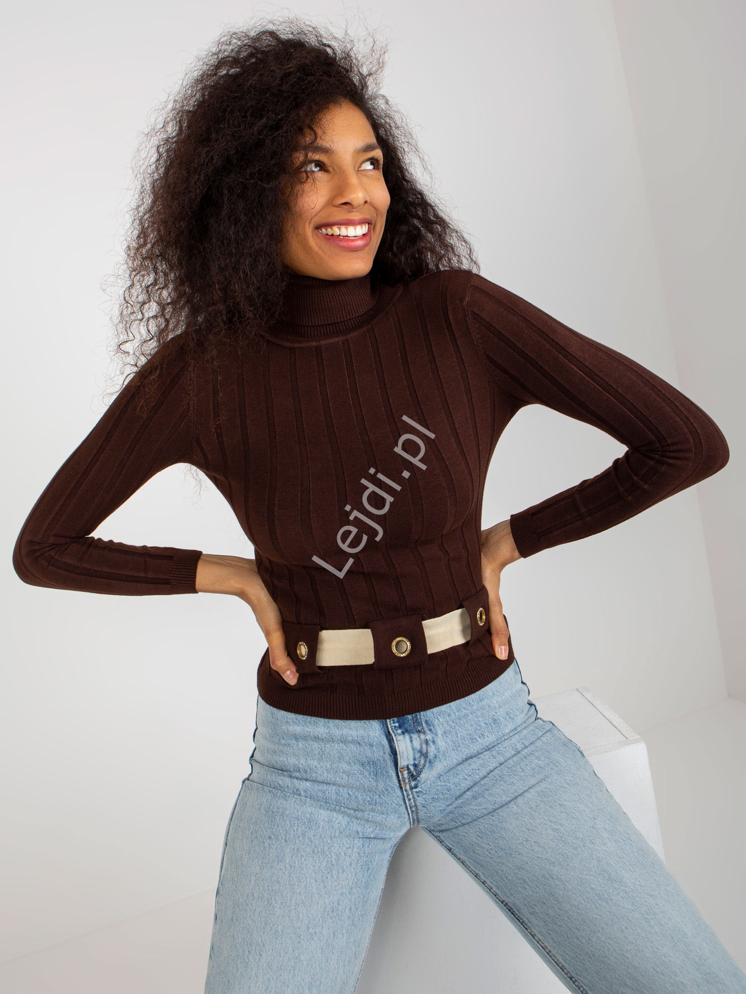 Brązowy golf damski w prążki, półgolfy damskie