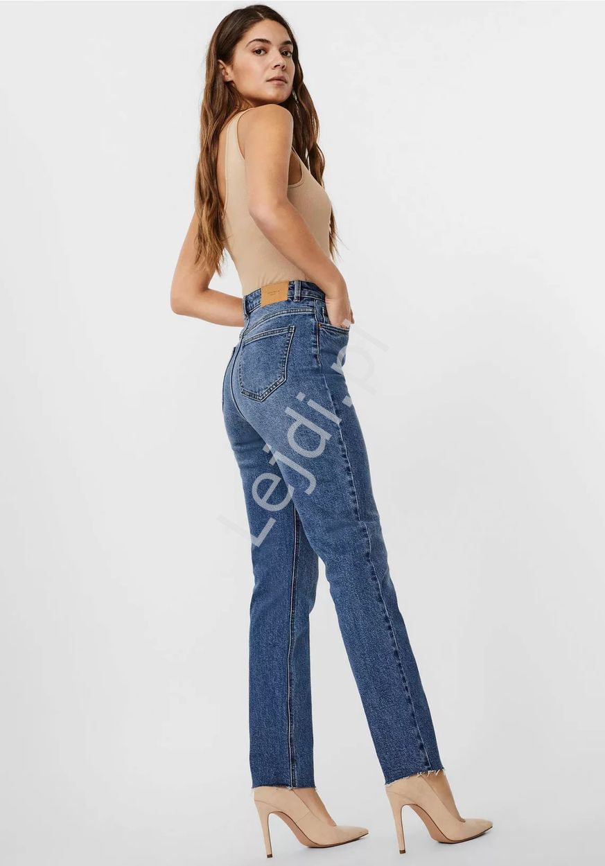 Ciemno niebieskie jeansy damskie, jeansy Vero Moda Brenda