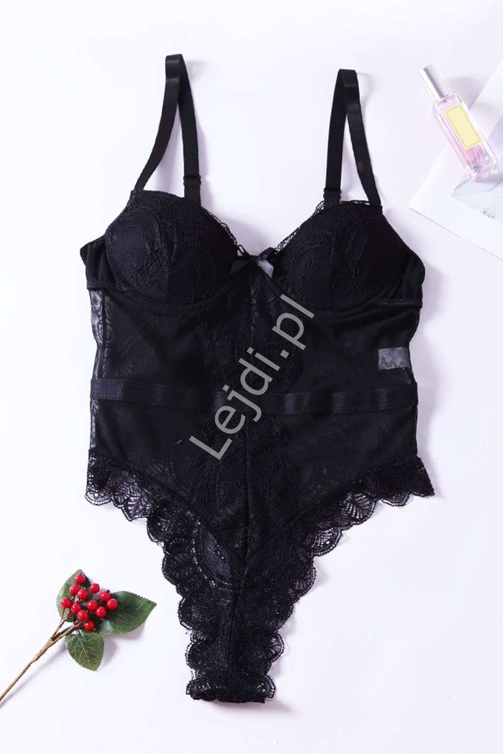 Seksowne czarne body koronkowe, bardzo kobieca bielizna